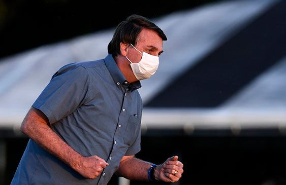 Bolsonaro a periodista: "Qué ganas de reventarte la boca a golpes"