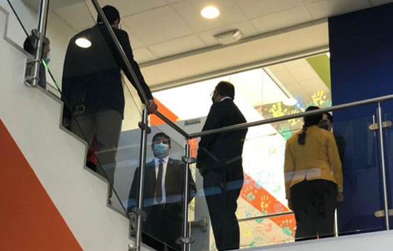 Impiden acceso a la prensa en acto del presidente en empresa en Pavas