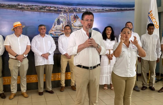 AmeliaRueda - Hospital en Golfito, oficina regional del Inamu y 15 ...